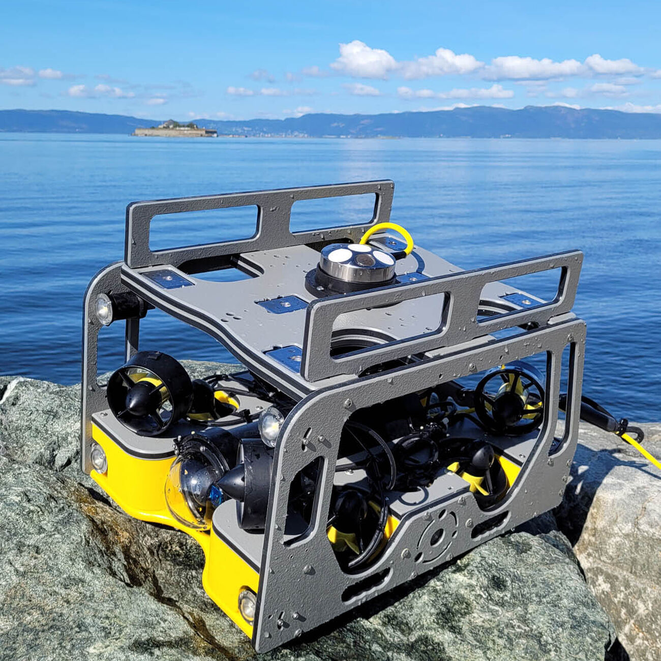 Nortek | The Nucleus1000 is a combined underwater navigation sensor…